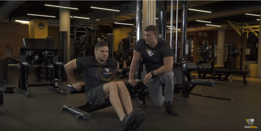 Pompki w podporze tyłem na ławeczce - BudujMase.pl